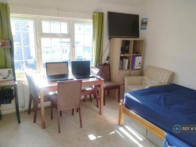 2 Bedroom Flat For Rent In London