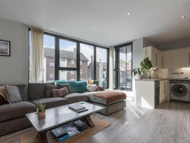 2 Bedroom Flat For Rent In London