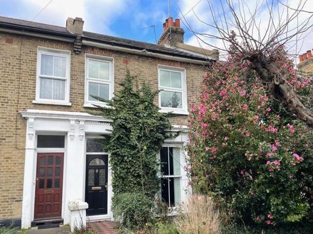 2 Bedroom Flat For Rent In London