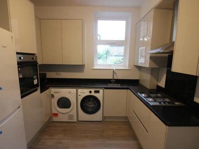 2 Bedroom Flat For Rent In London