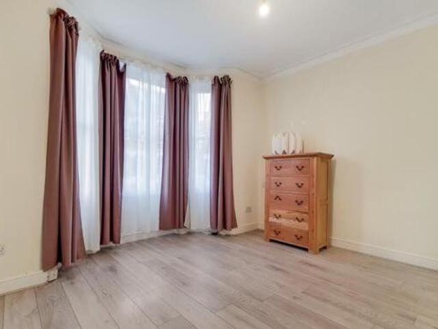 2 Bedroom Flat For Rent In London