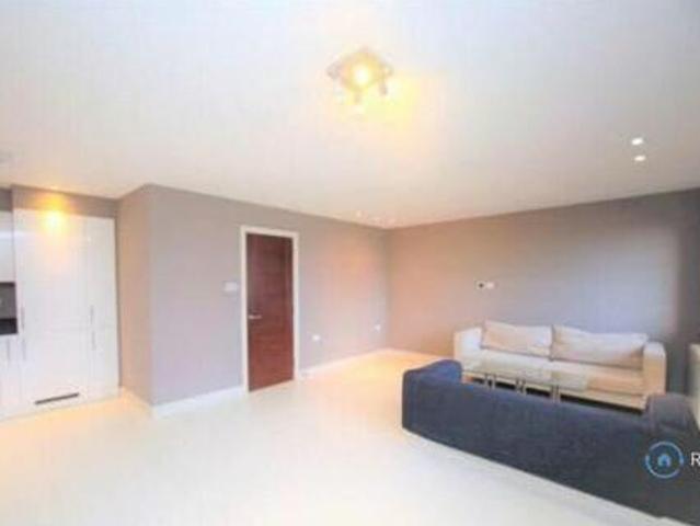 2 Bedroom Flat For Rent In London