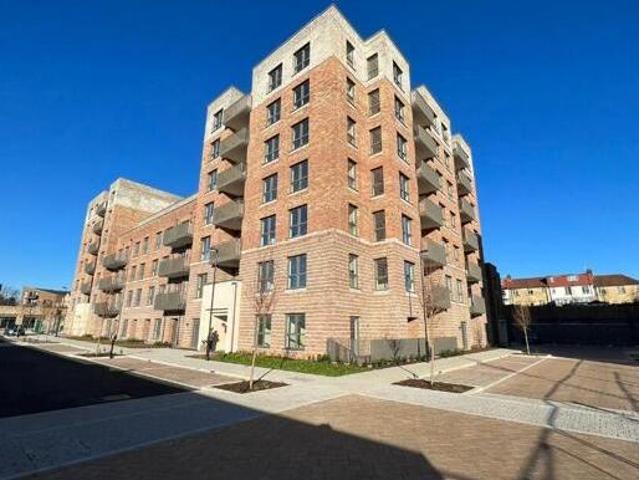 2 Bedroom Flat For Rent In London