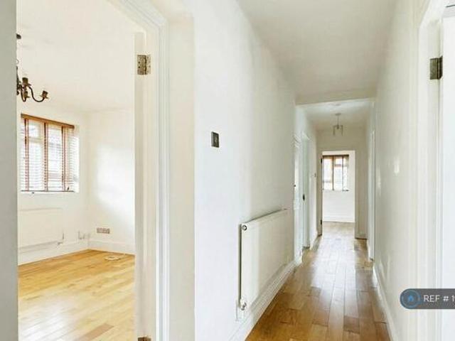 2 Bedroom Flat For Rent In London