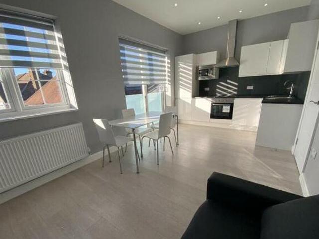2 Bedroom Flat For Rent In London