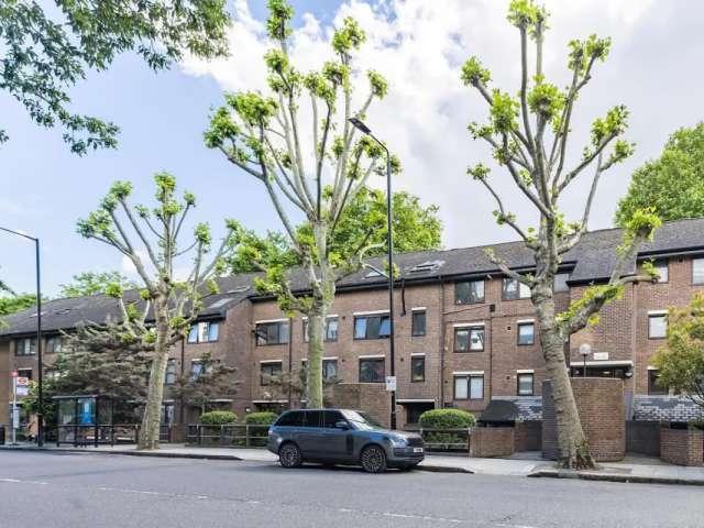 2 bedroom flat for rent in London