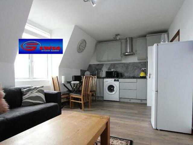 2 Bedroom Flat For Rent In London