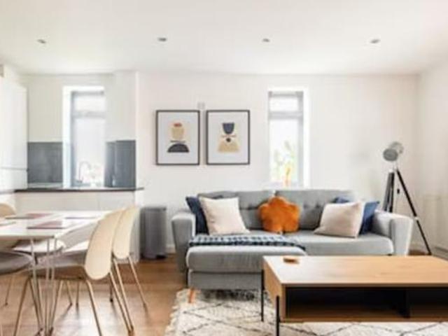 2 Bedroom Flat For Rent In London