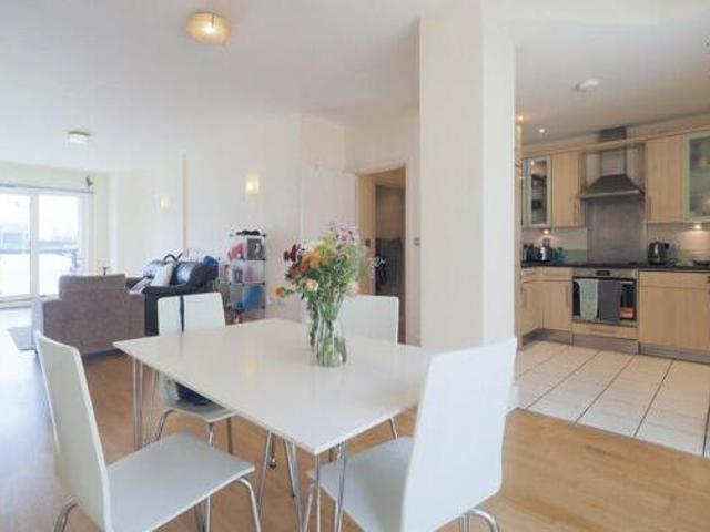 2 Bedroom Flat For Rent In London