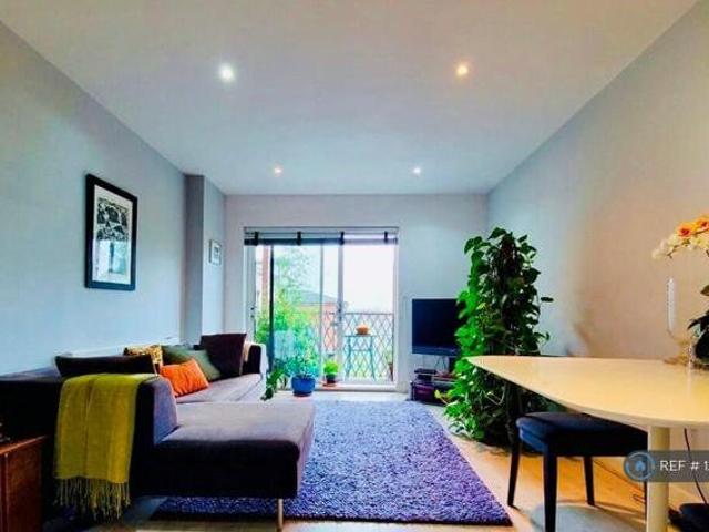 2 Bedroom Flat For Rent In London