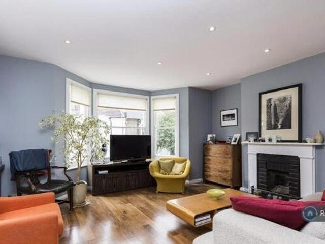 2 Bedroom Flat For Rent In London