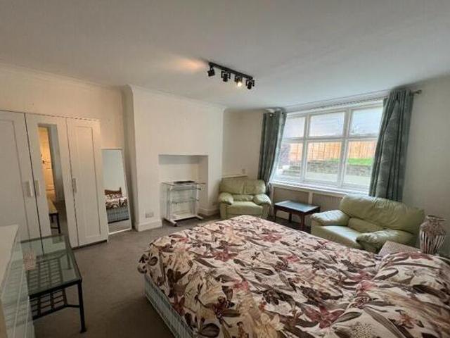 2 Bedroom Flat For Rent In London