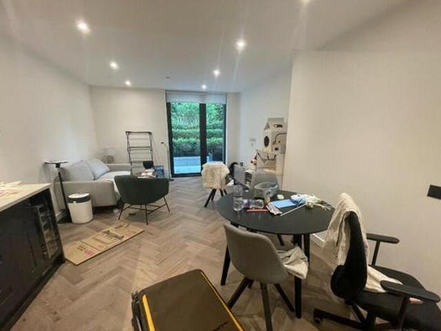 2 Bedroom Flat For Rent In London Dock, London