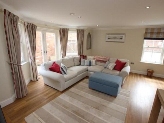2 bedroom flat for rent in London Street, Reading, RG1