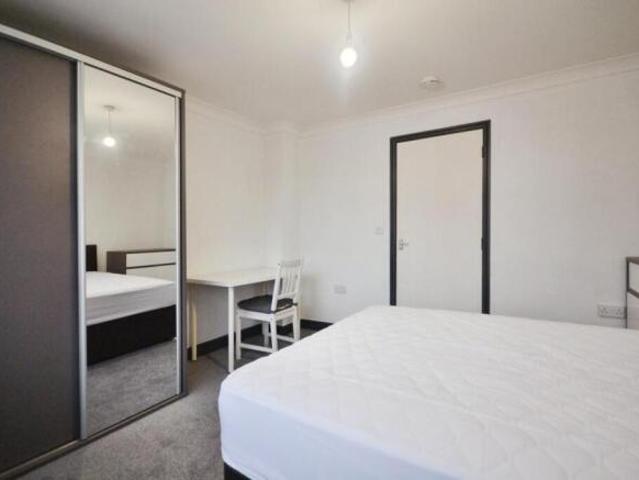 2 bedroom flat for rent in London Street, Reading, RG1