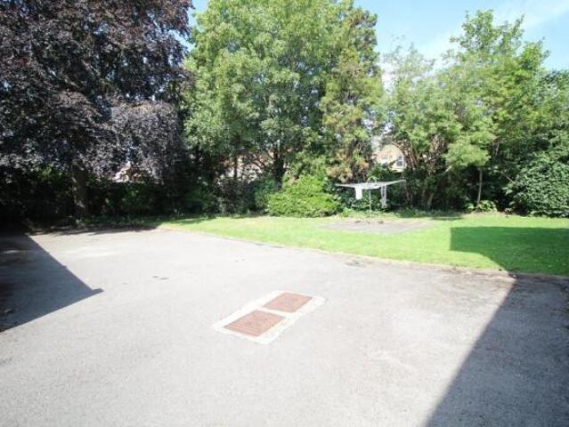2 bedroom flat for rent in London Road, Thornton Heath, CR7