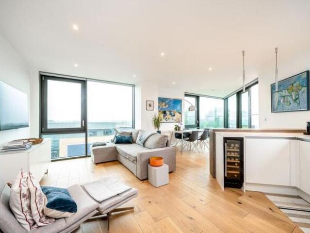 2 bedroom flat for rent in London Road, Twickenham, TW1