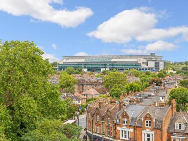2 bedroom flat for rent in London Road, Twickenham TW1