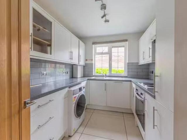 2 bedroom flat for rent in London Road, Bromley, BR1