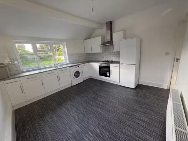 2 bedroom flat for rent in London Road, Deal, CT14