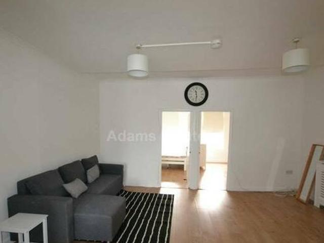 2 bedroom flat for rent in London Road Reading RG1