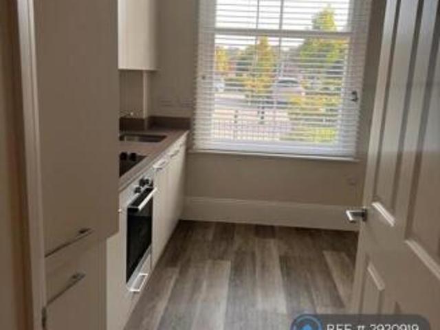 2 bedroom flat for rent in London Road, Reading, RG1
