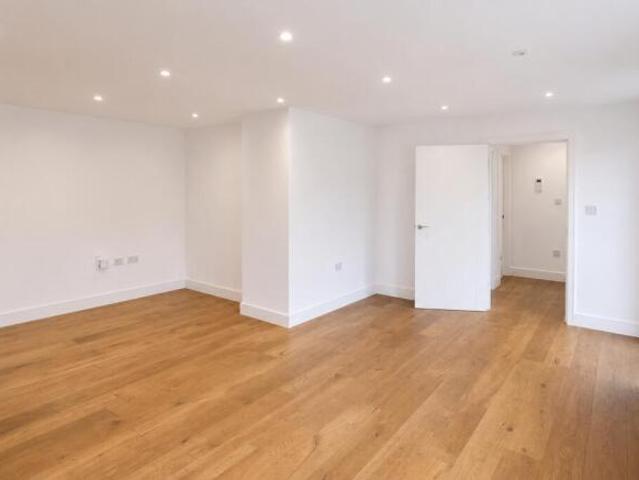 2 bedroom flat for rent in London Road, Sittingbourne, ME10 1FH, ME10
