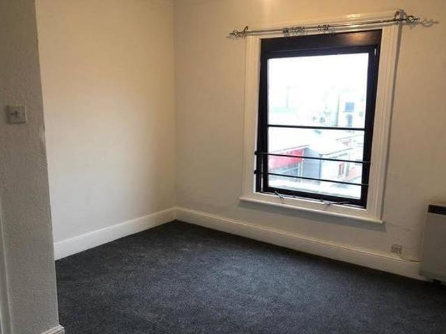 2 bedroom flat for rent in London Road South Lowestoft NR33