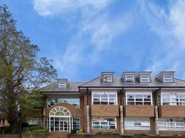 2 bedroom flat for rent in London Rd St Albans Hertfordshire AL1