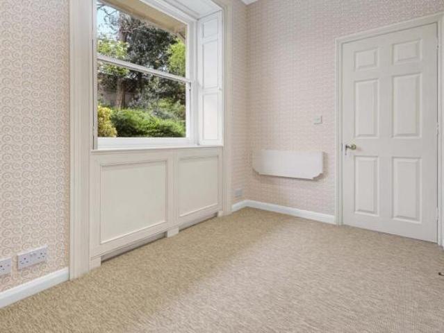 2 bedroom flat for rent in Holland Park, W11