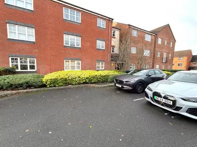 2 bedroom flat for rent in Long Shaw Drive, Northfield, B31