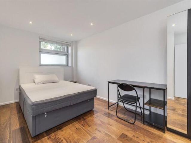 2 bedroom flat for rent in Long Walk, Bermondsey, SE1