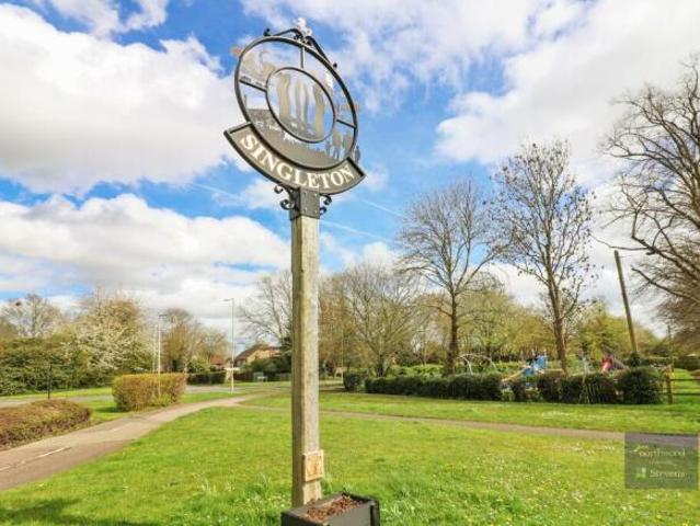 2 bedroom flat for rent in Longacre Road, Singleton, Ashford, TN23