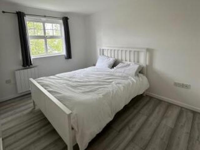 2 bedroom flat for rent in Longford Road, Stretford, M32