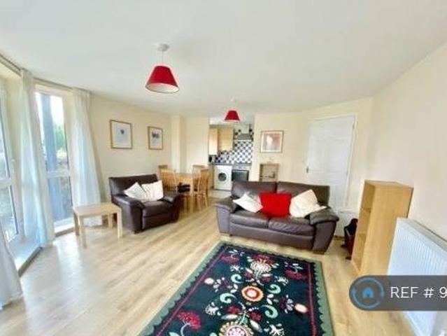 2 bedroom flat for rent in Longhorn Avenue Gloucester GL1