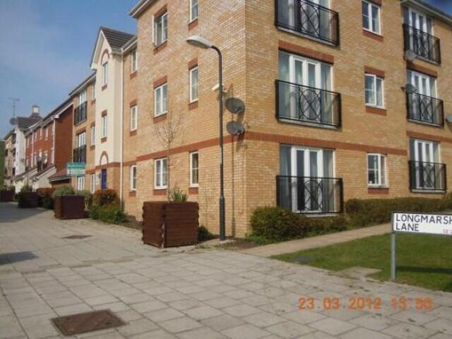 2 bedroom flat for rent in Longmarsh Lane, West Thamesmead, London, SE28 0LS, SE28