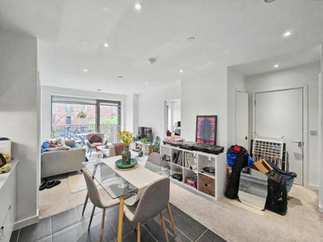 2 bedroom flat for rent in Local Crescent, Hulme Street, Salford, M5