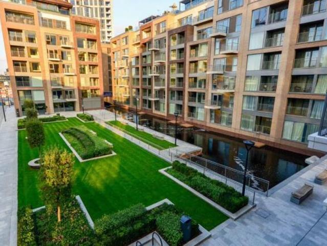 2 bedroom flat for rent in Lockgate Road, London, SW6