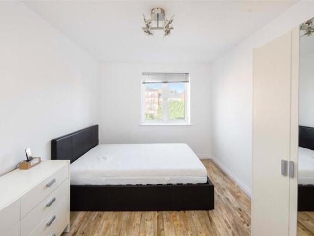 2 bedroom flat for rent in Locksons Close, Poplar, London, E14