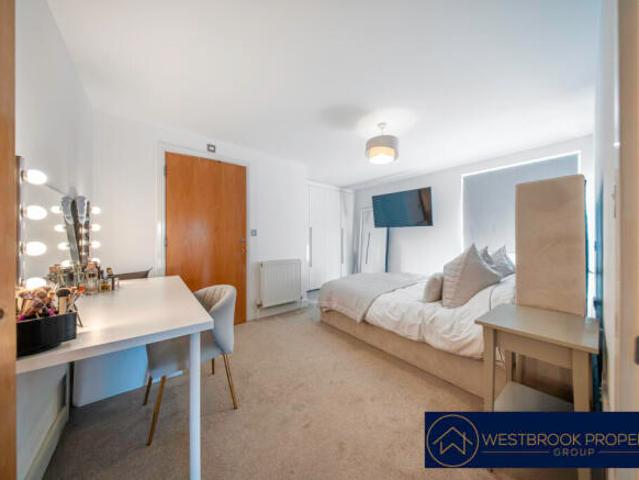 2 bedroom flat for rent in Lockside Marina, Chelmsford, Essex, CM2