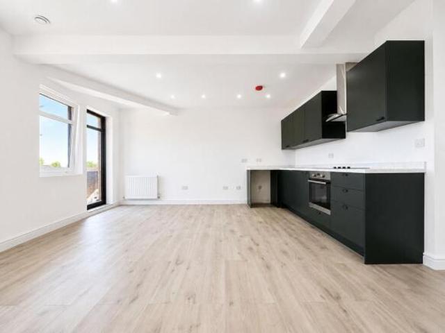 2 bedroom flat for rent in Loddon Vale House Hurricane Way, Woodley, RG5
