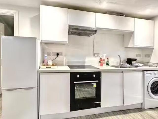 2 bedroom flat for rent in Lodge Causeway, Bristol, BS16