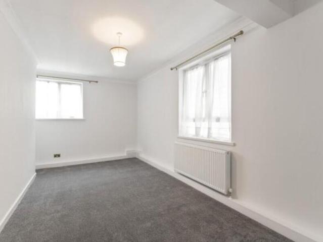 2 bedroom flat for rent in Logan Place. London. W14 6QN, W8