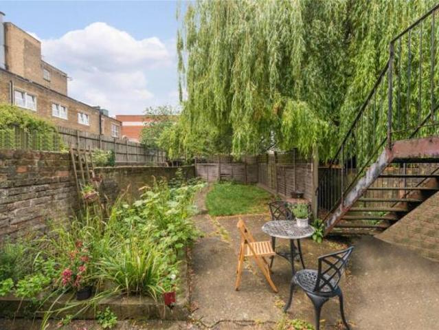 2 bedroom flat for rent in Loraine Road, Holloway, N7