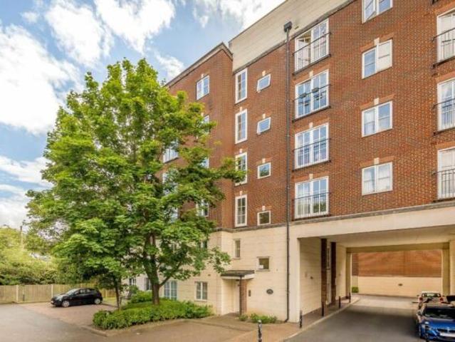 2 bedroom flat for rent in Lordship Lane, Dulwich, SE22