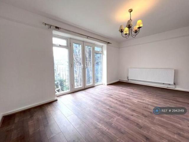 2 bedroom flat for rent in Lordship Road, London, N16