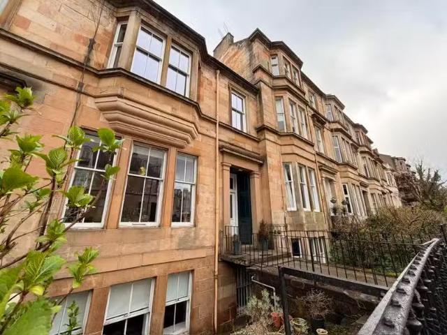2 bedroom flat for rent in Loudon Terrace, Dowanhill, Glasgow.