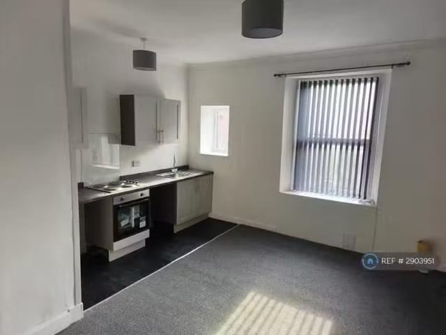 2 bedroom flat for rent in Loudoun Road, Newmilns, KA16