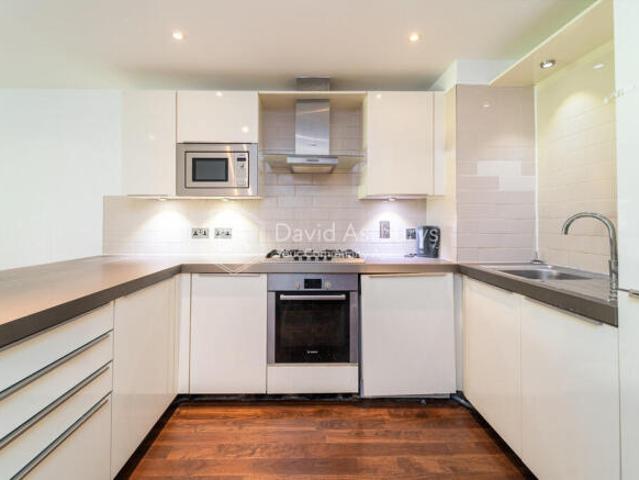 2 bedroom flat for rent in Lough Road, Islington, London, N7