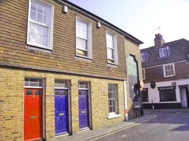 2 bedroom flat for rent in Love Lane, CT1